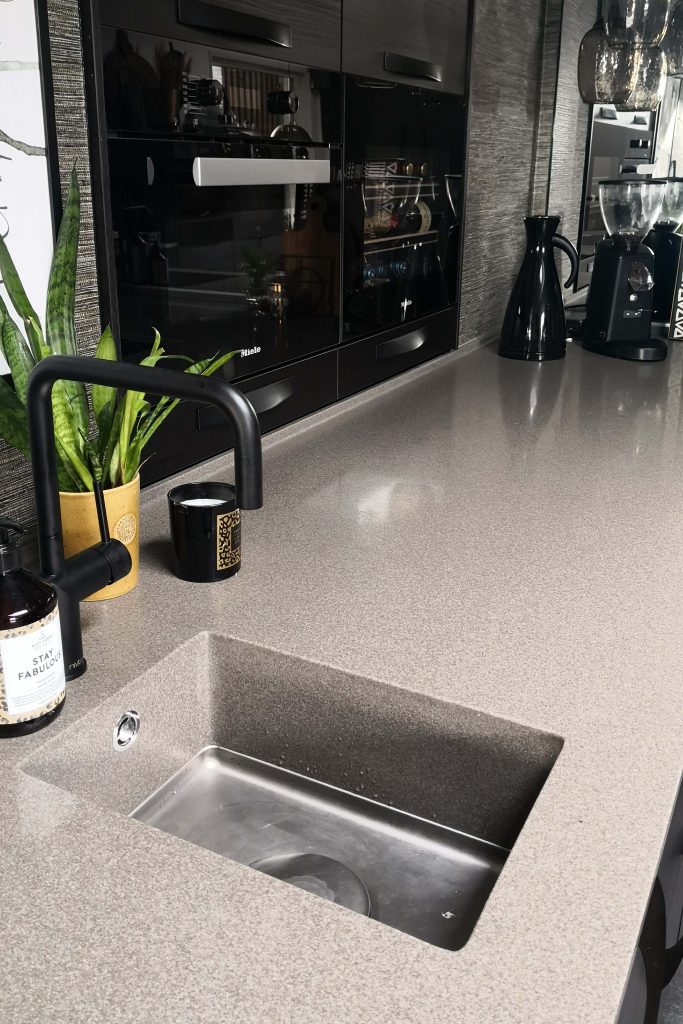 Bänkskiva i Corian®Solid Surface – KÖK 5 – Silt - Noas Sweden SE